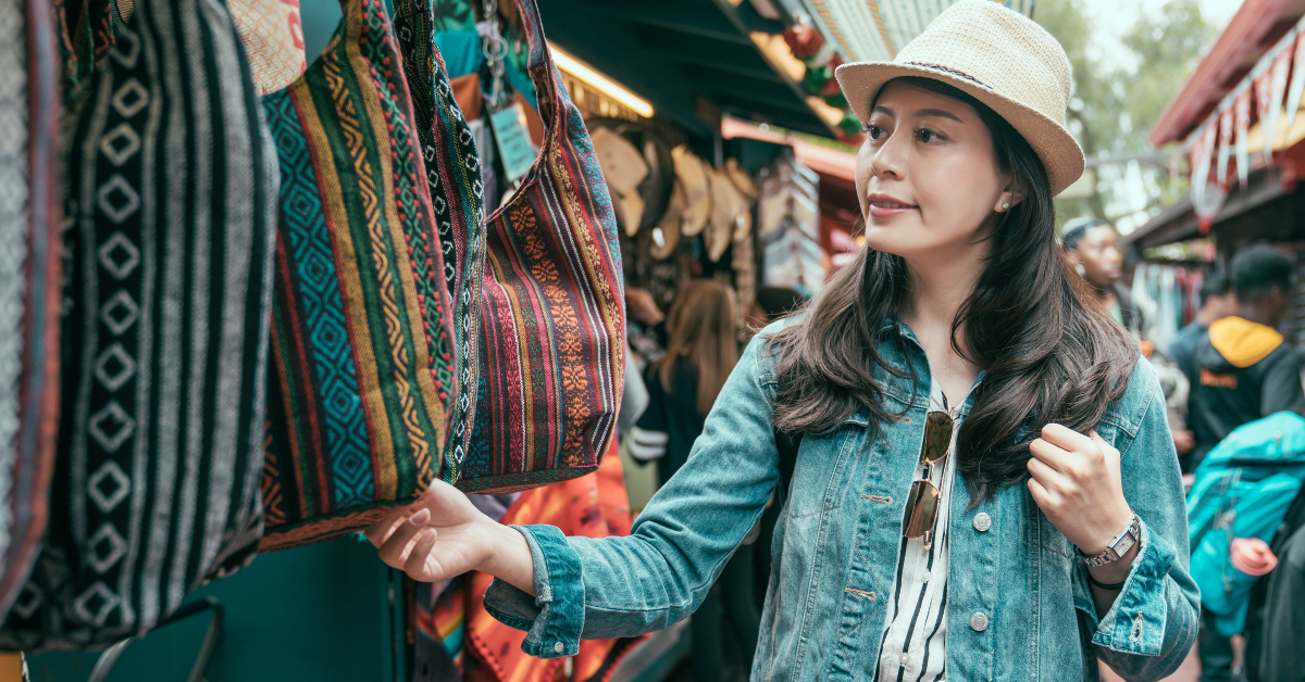 Why Shopping Local Creates Stronger Communities – choosejust